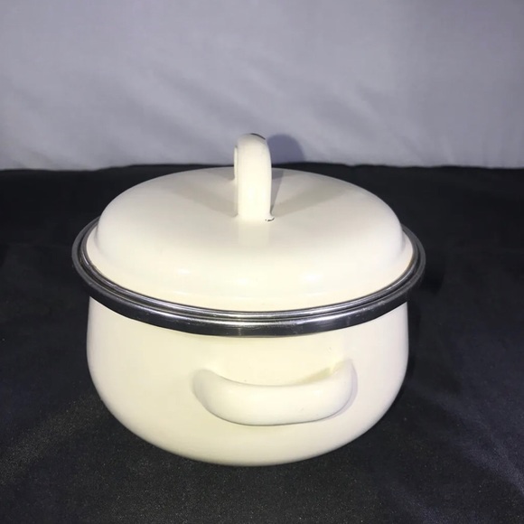 Megaware | Kitchen | Vintage Megaware 5qt 045l Pot With Lid Made In ...
